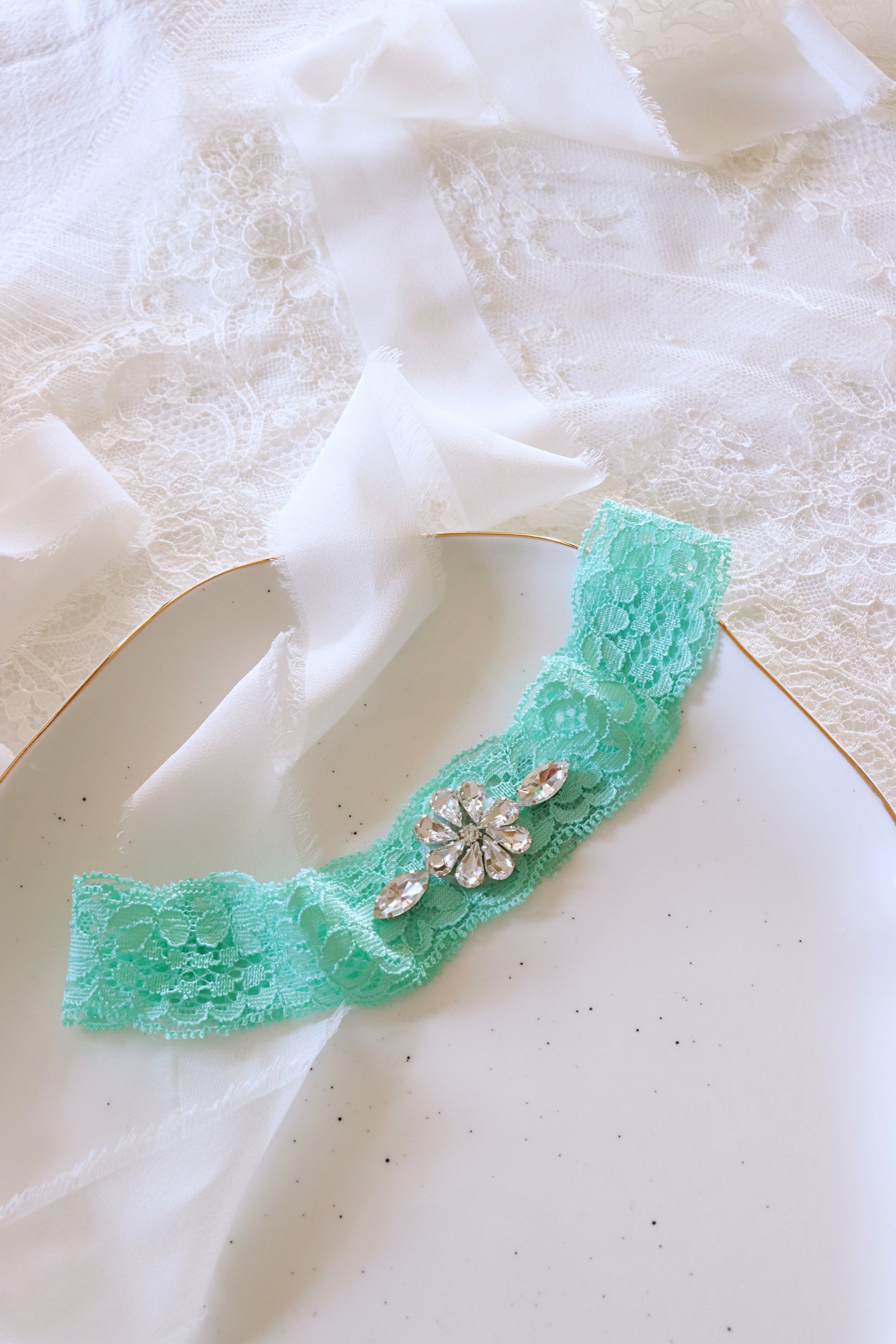 TORQUAY | MINT SINGLE GARTER WITH CRYSTALS – shenoblesse